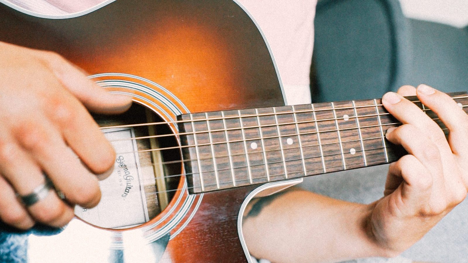 Felix and the Guitar - Julian Heine